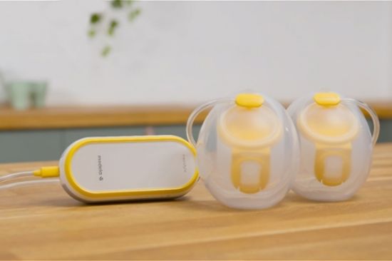 - Freestyle™ Hands-free Breast Pump